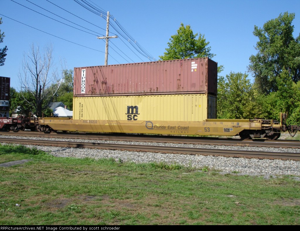 FEC 70232 Double Stackcar w/MSCU Container #976330 EB